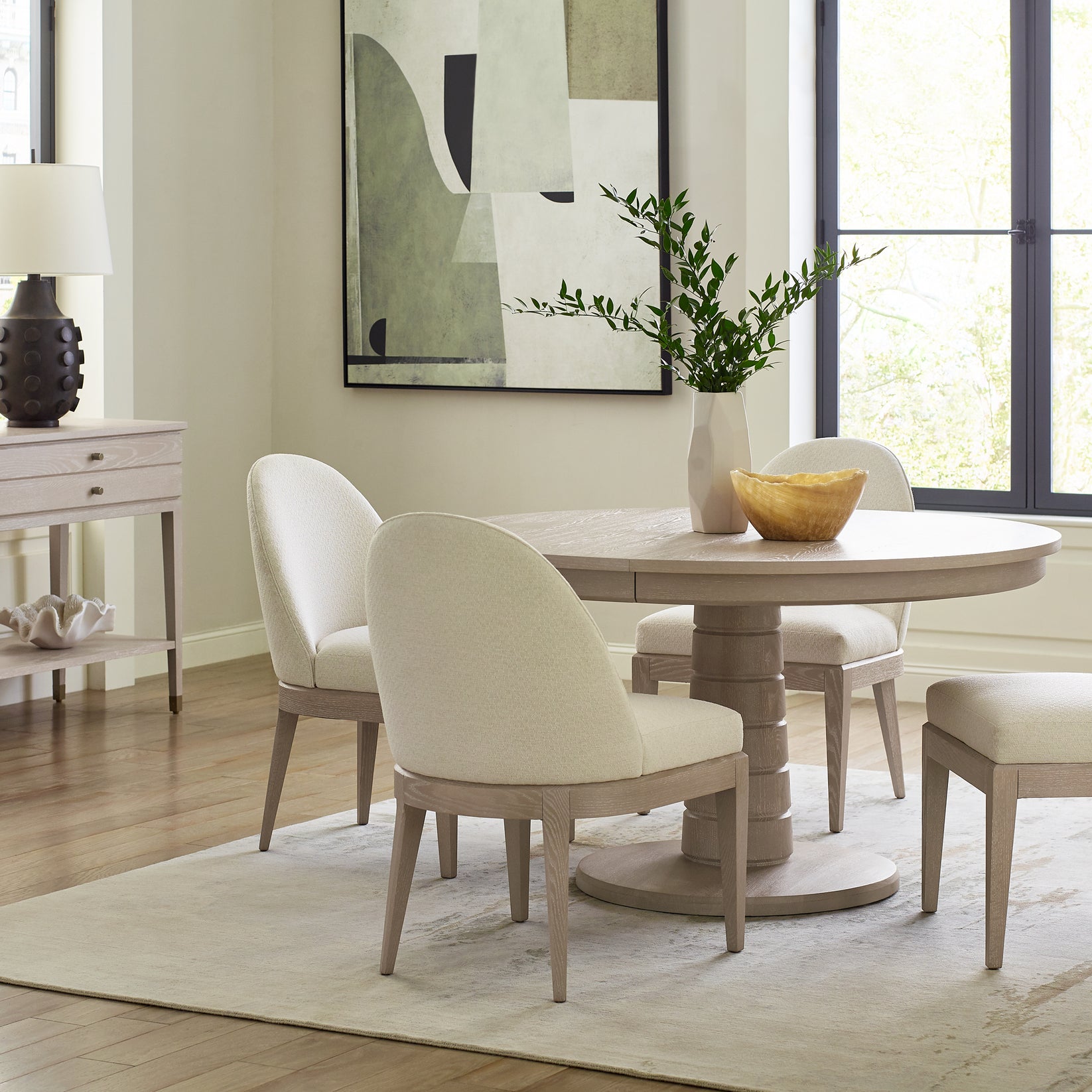 Maidstone Round Pedestal Table – Stickley Brand