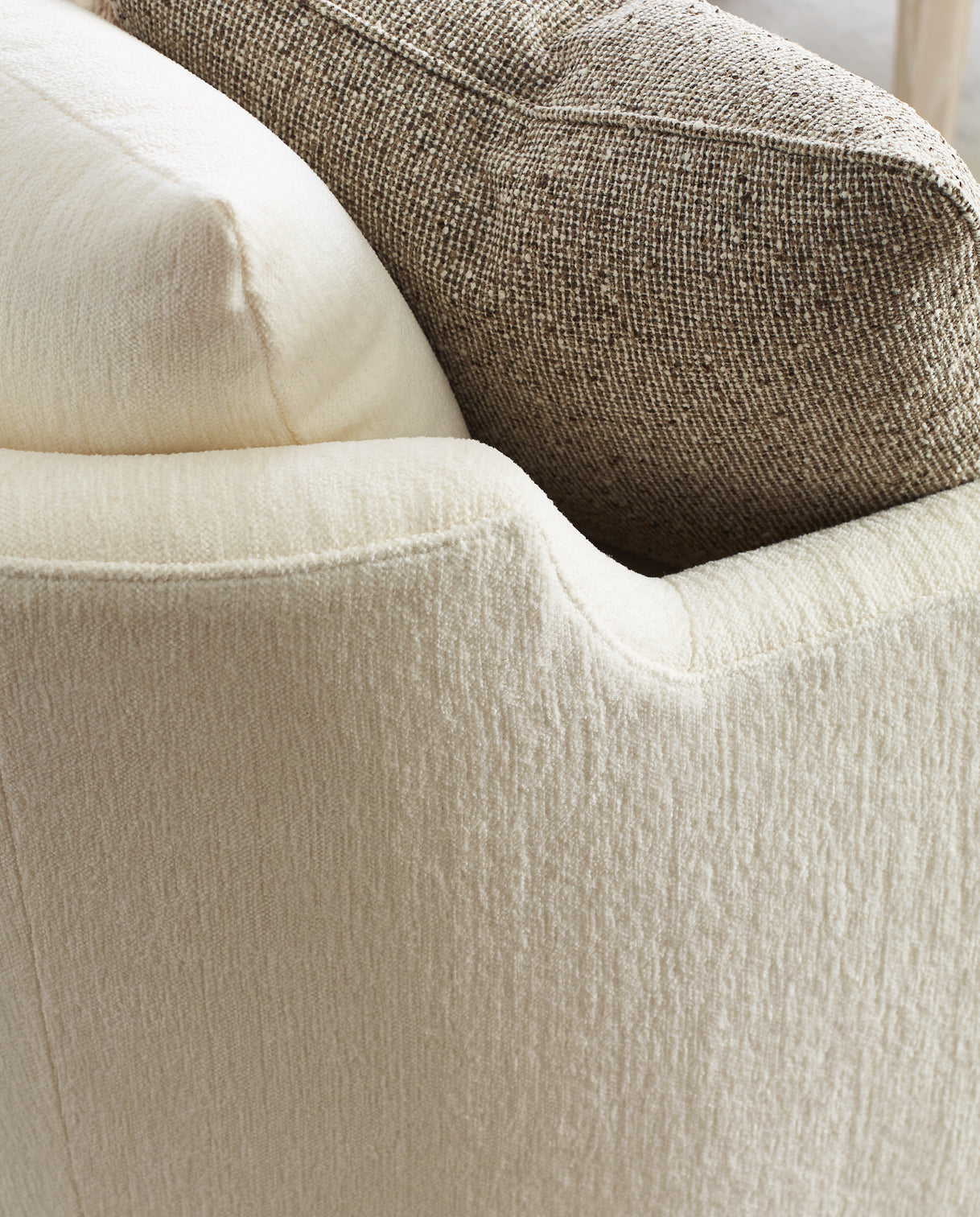 Maidstone – Stickley Brand